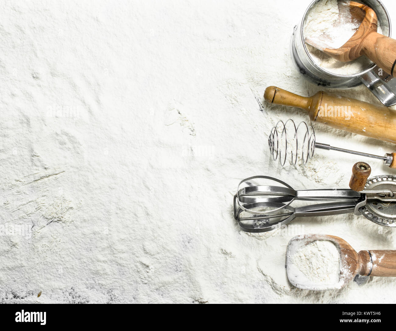 Various baking tools hi-res stock photography and images - Alamy