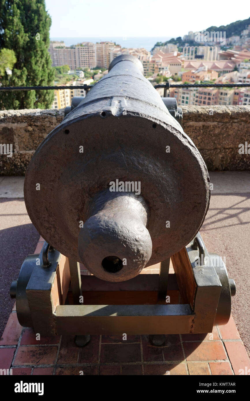 Bronze gun hi-res stock photography and images - Alamy