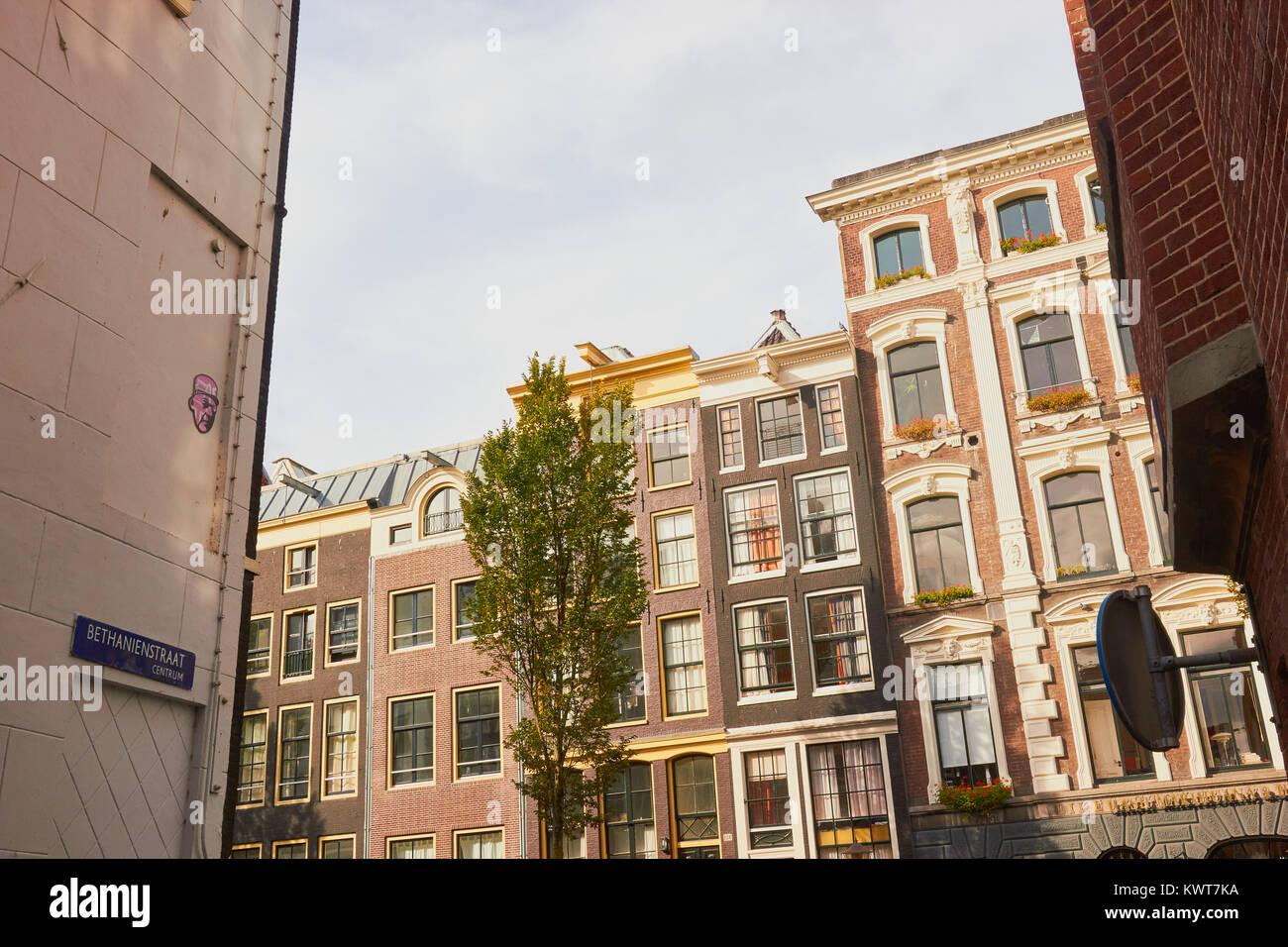 Architecture in Amsterdam Centrum the historical centre, Amsterdam ...