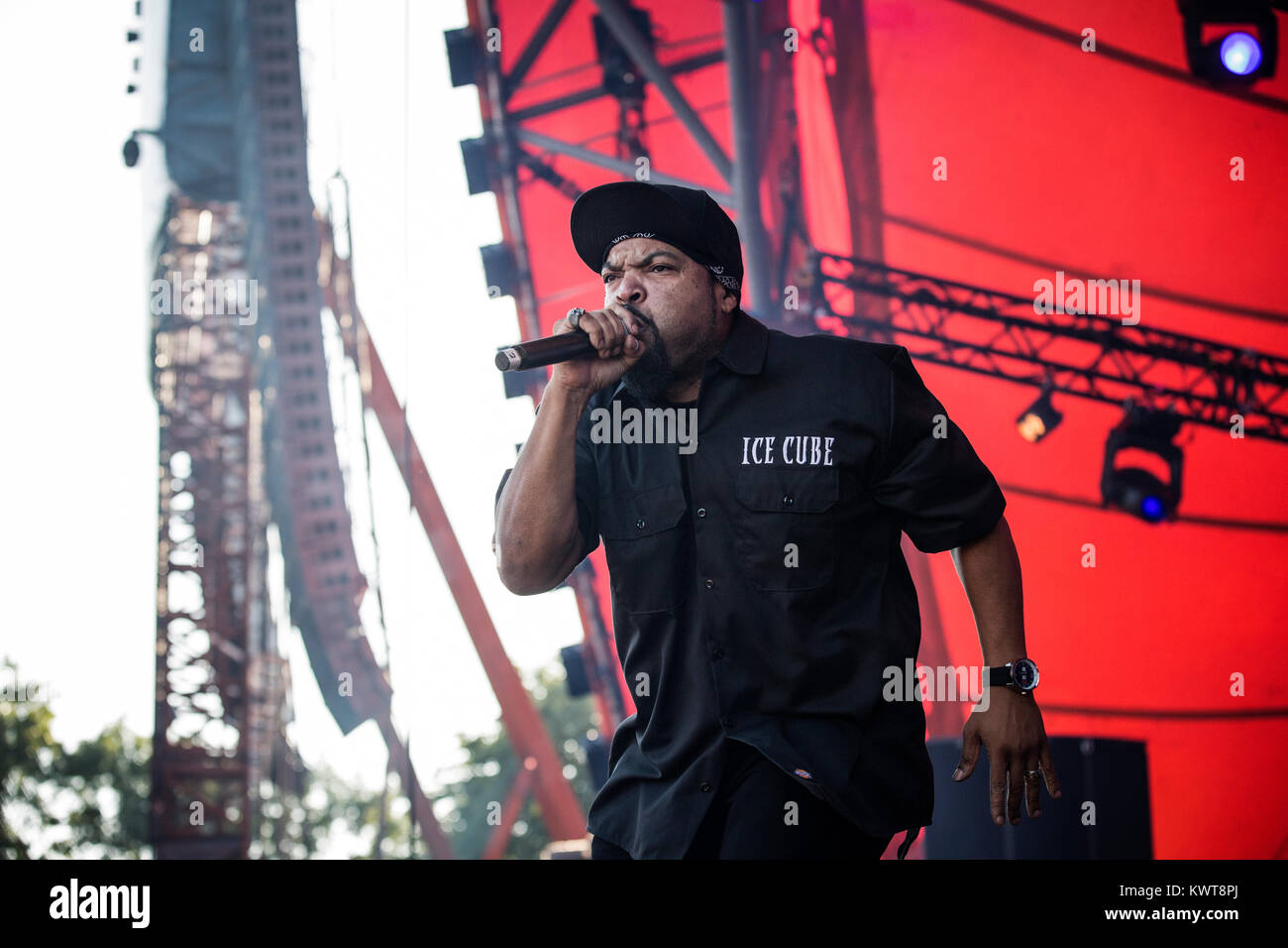 Ice cube rapper hi-res stock photography and images - Alamy