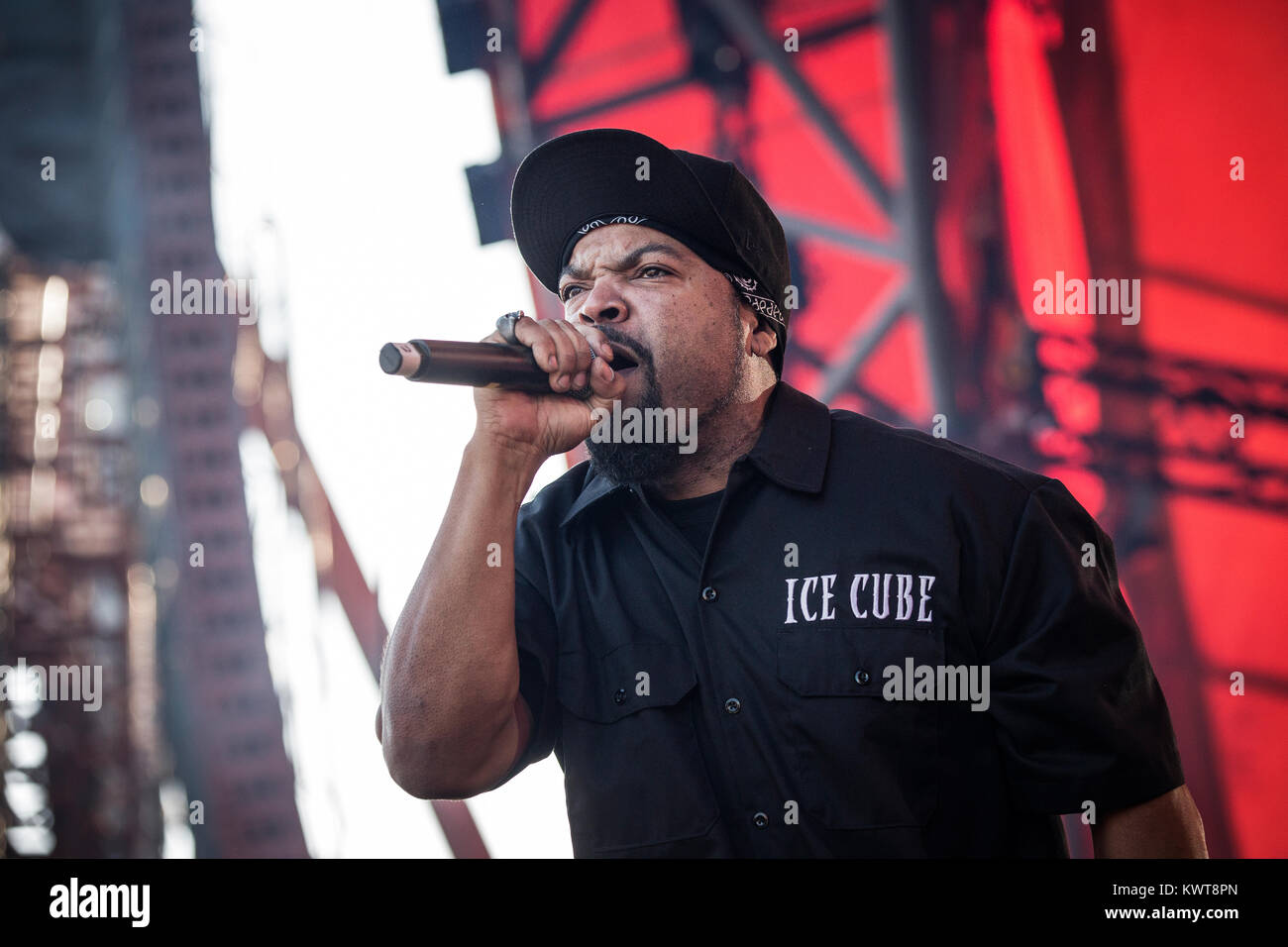Ice cube concert hi-res stock photography and images - Alamy
