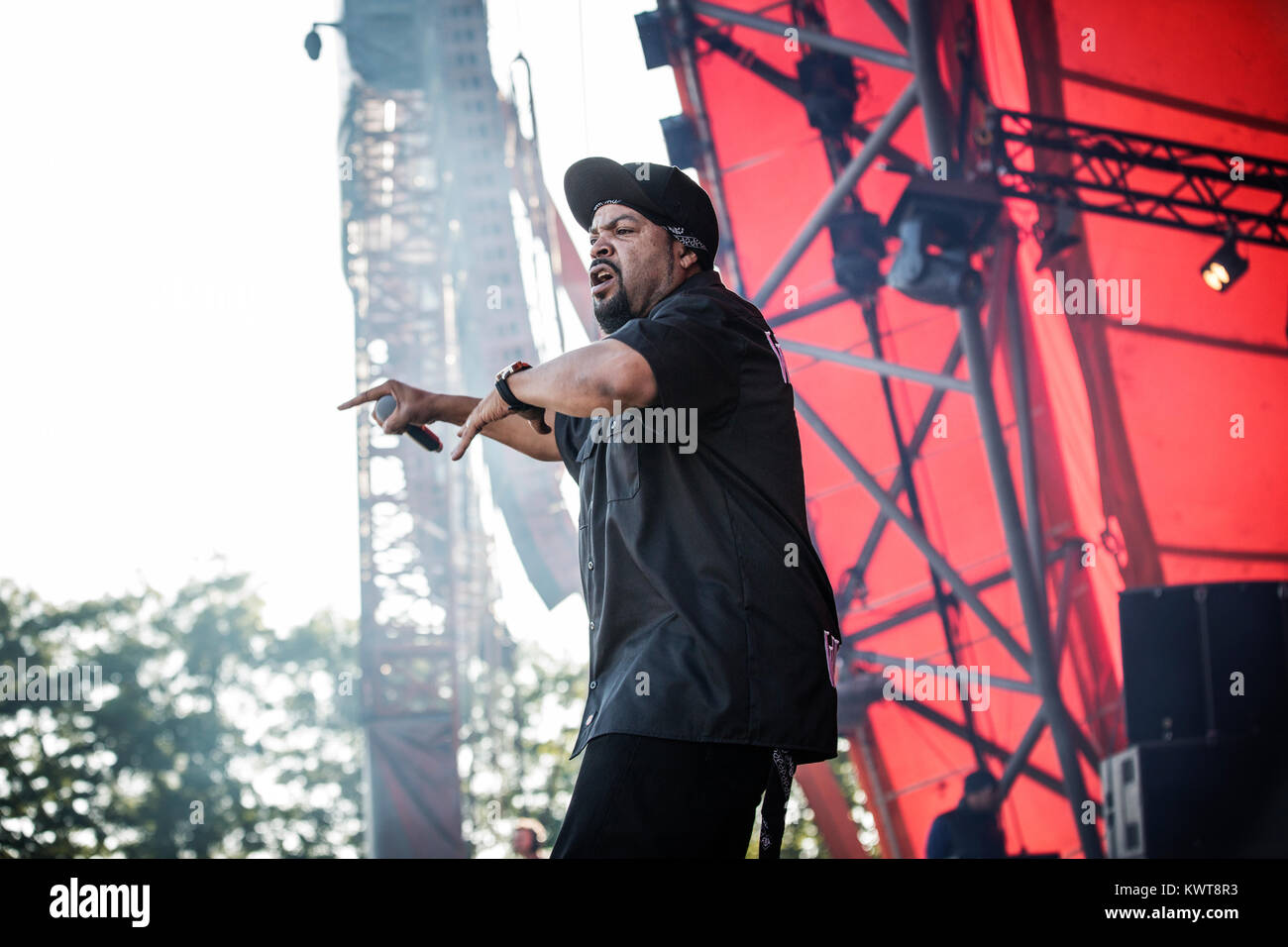 Ice Cube Rapper High Resolution Stock Photography and Images - Alamy