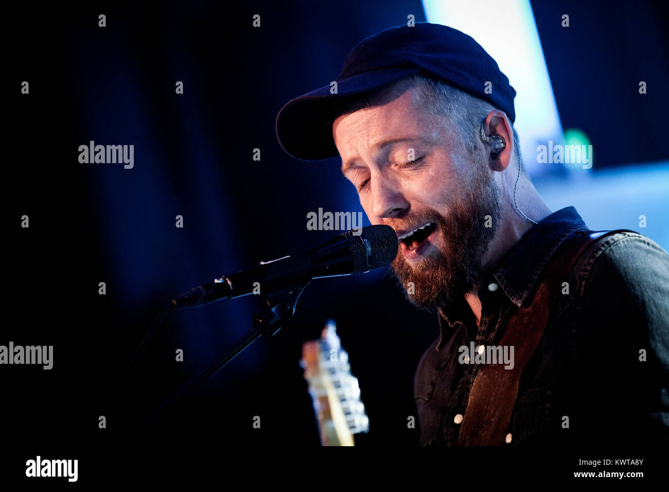 Kashmir band hi-res stock photography and images - Alamy