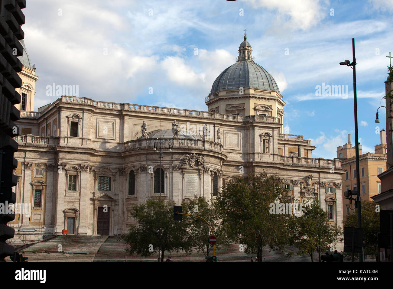 Basilica di Santa Maria Maggiore, Cappella Paolina, view from Piazza ...