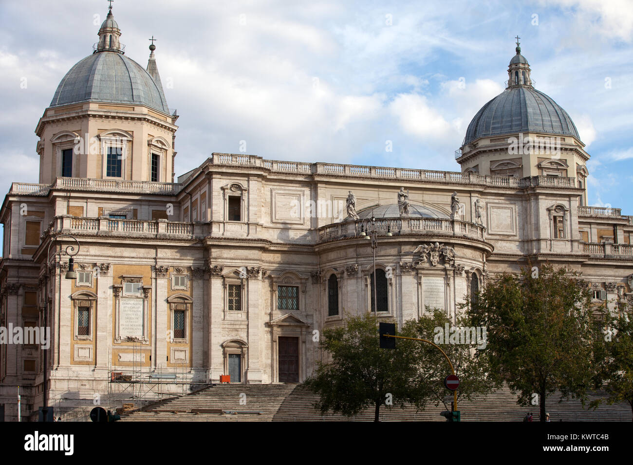Basilica di Santa Maria Maggiore, Cappella Paolina, view from Piazza ...