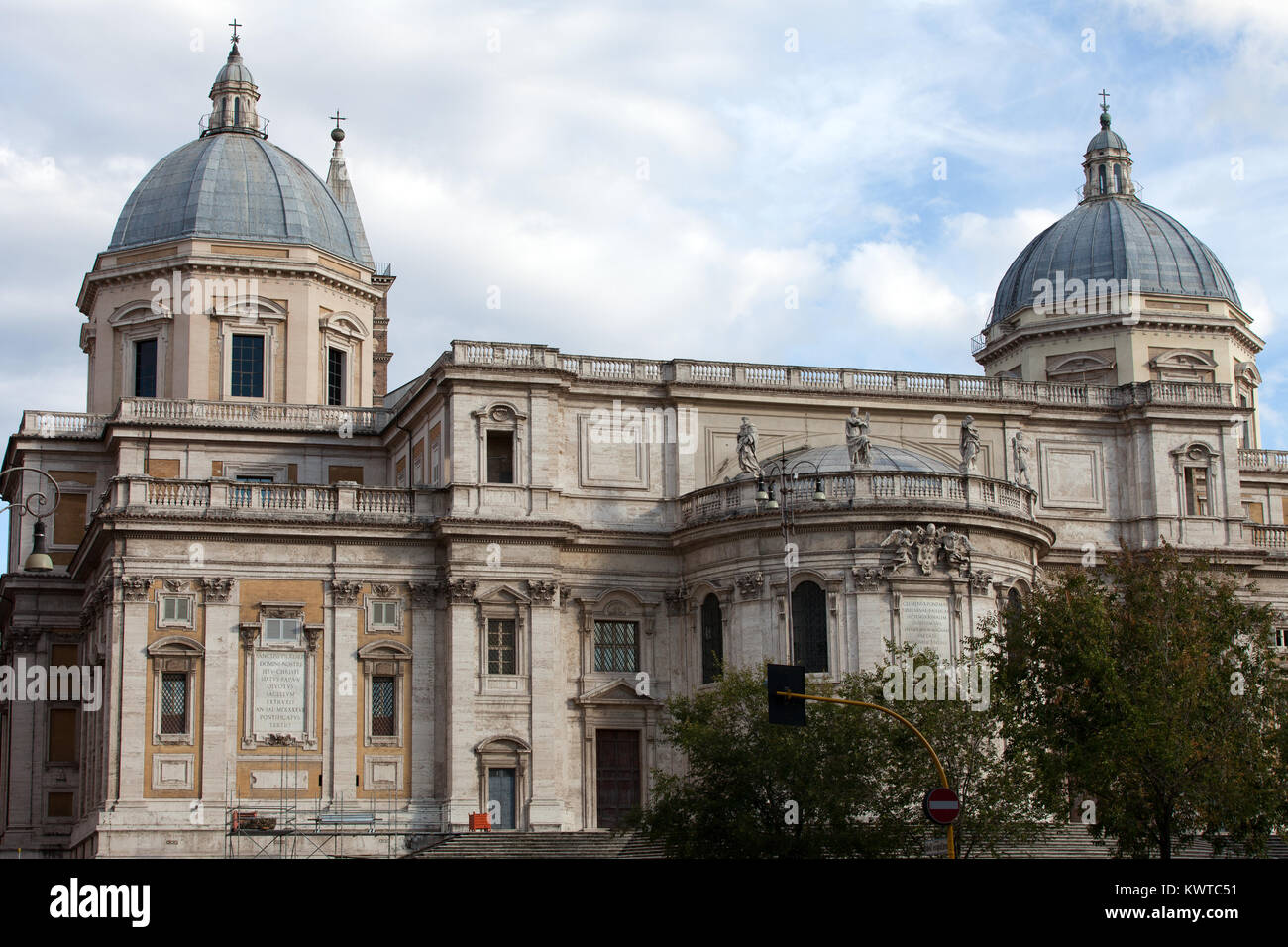 Basilica di Santa Maria Maggiore, Cappella Paolina, view from Piazza ...