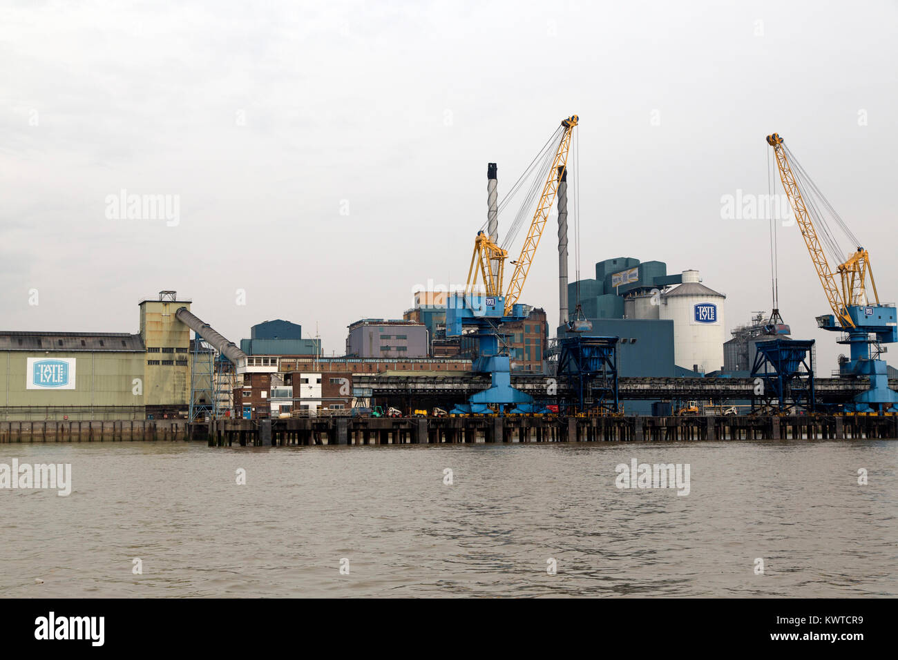 Tate lyle factory silvertown london hi-res stock photography and images ...
