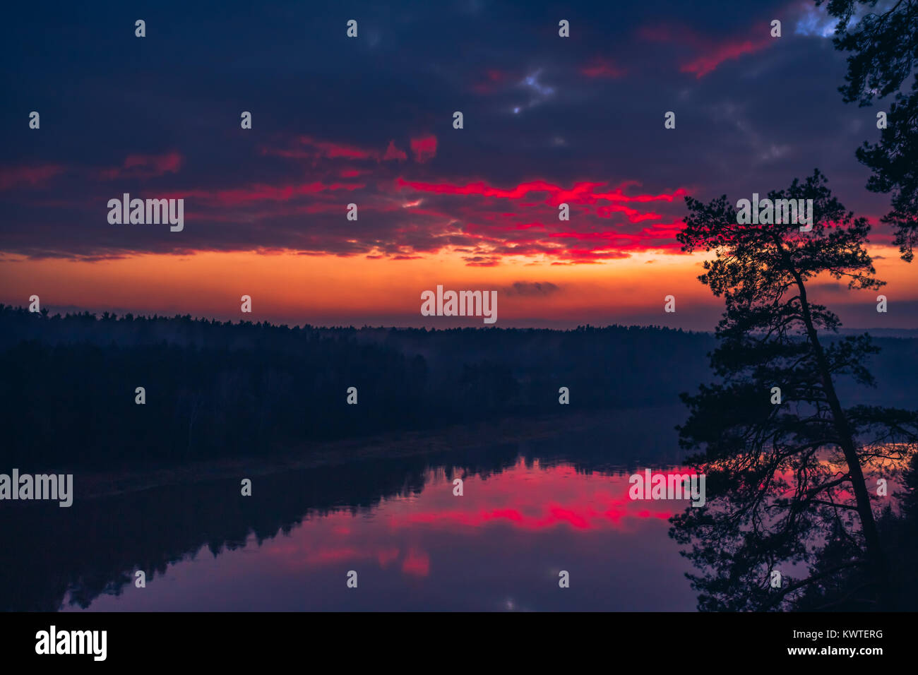 Deep moody sunset hi-res stock photography and images - Alamy