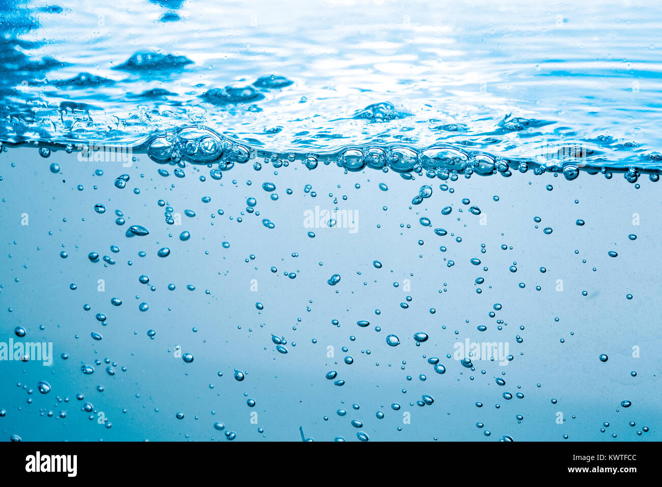 Many bubbles in water close up, abstract water wave with bubbles Stock ...