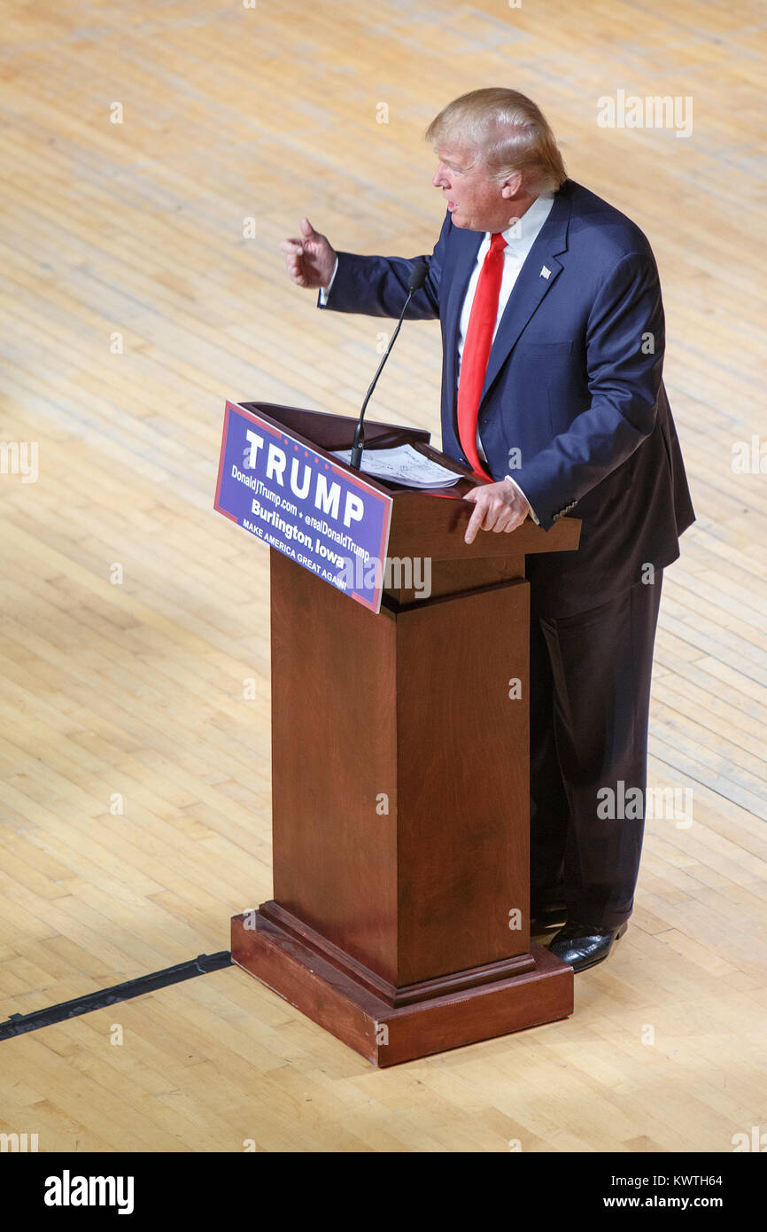 Republican presidential candidate Donald Trump campaigning at the ...
