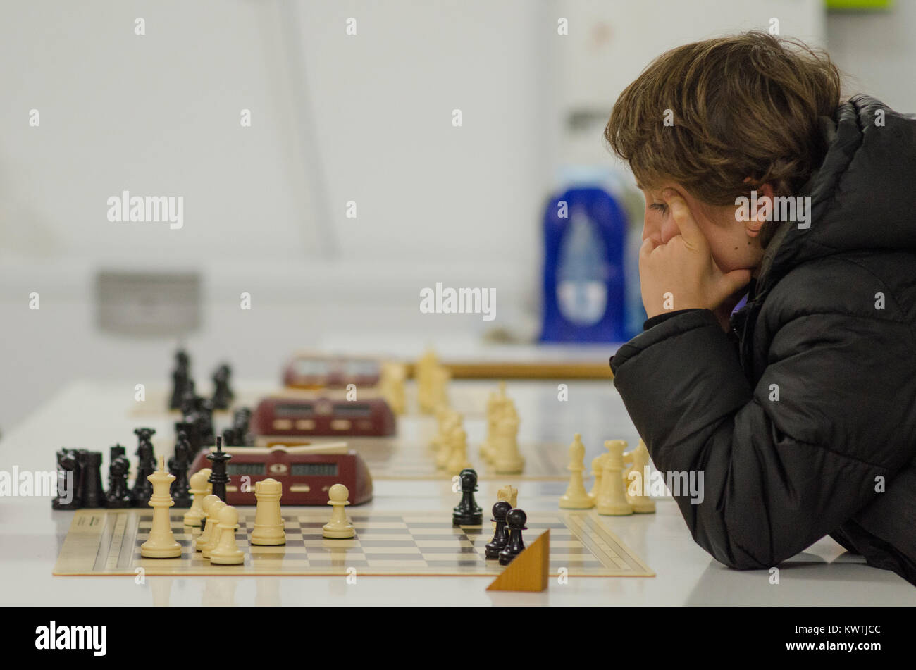 Children chess competition hi-res stock photography and images - Alamy