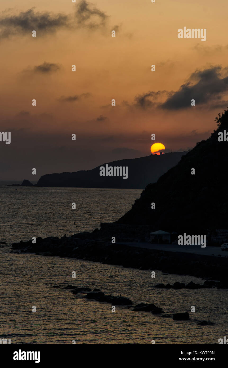 View of an amazing yellow round sun Stock Photo - Alamy