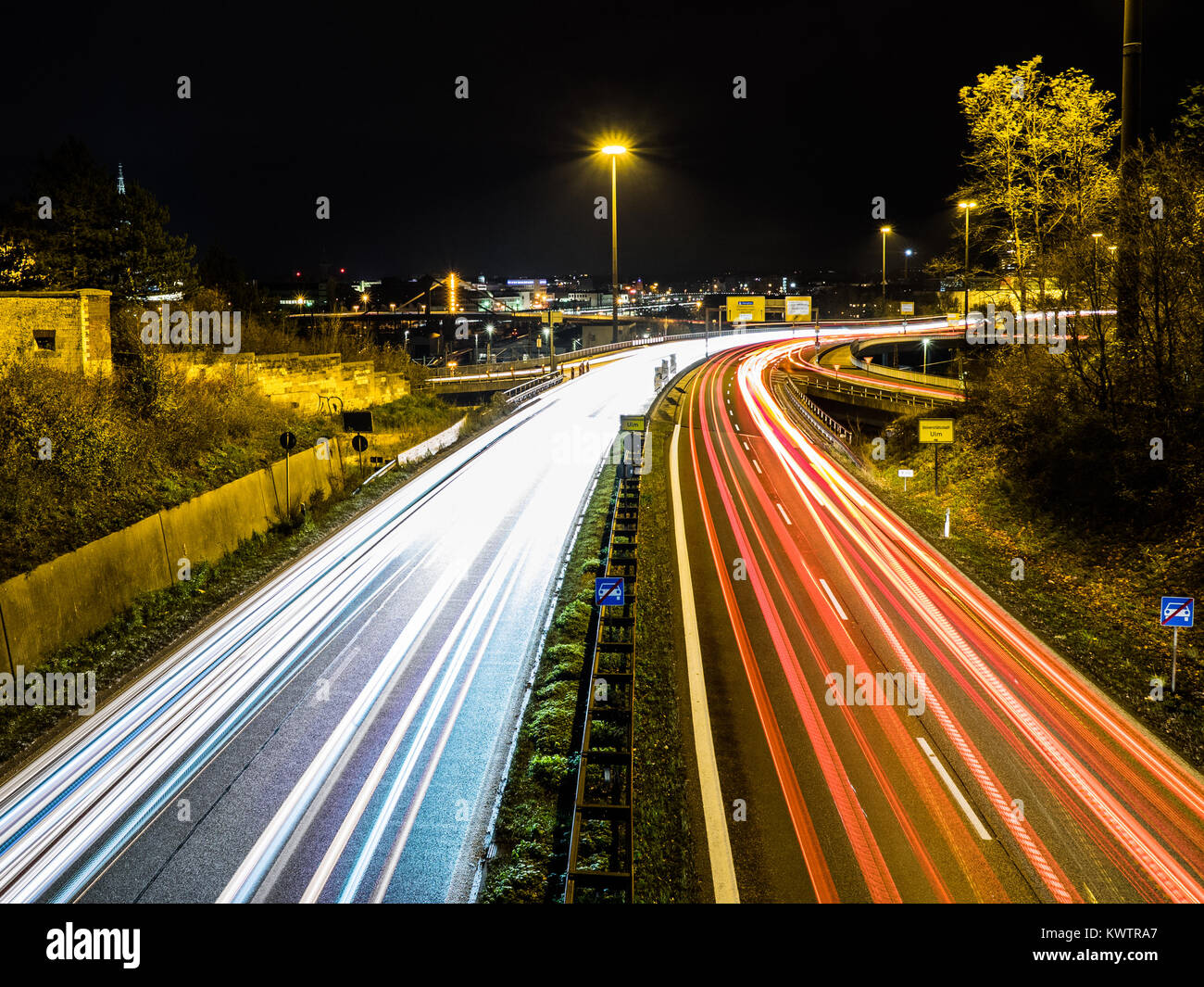 Night city traffic car lights hi-res stock photography and images - Alamy