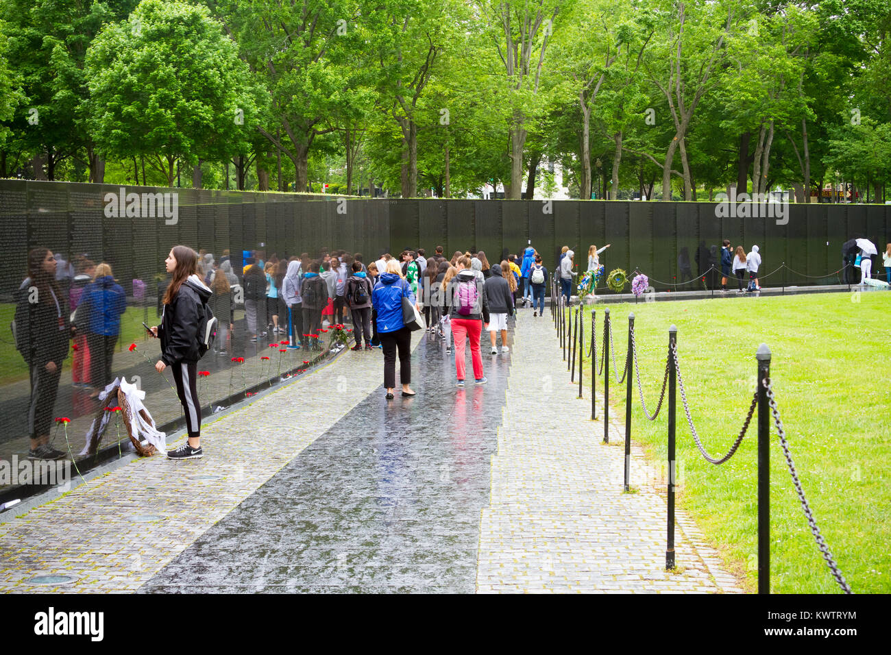 Vietnam Veterans Memorial, in Washington DC, Vietnam Memorial Wall, designed by Maya Lin ...