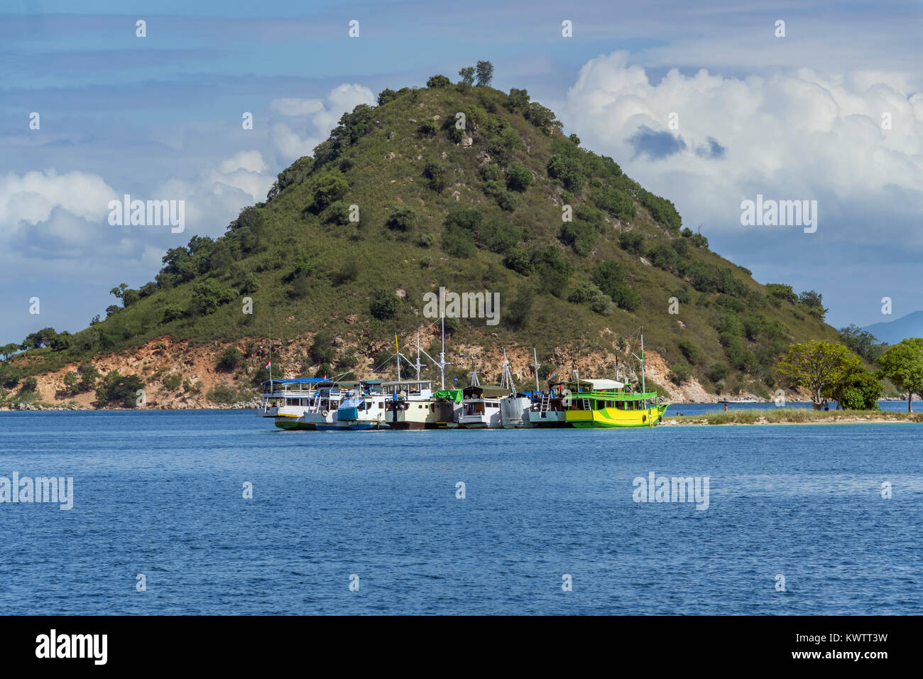 Conical boats hi-res stock photography and images - Alamy