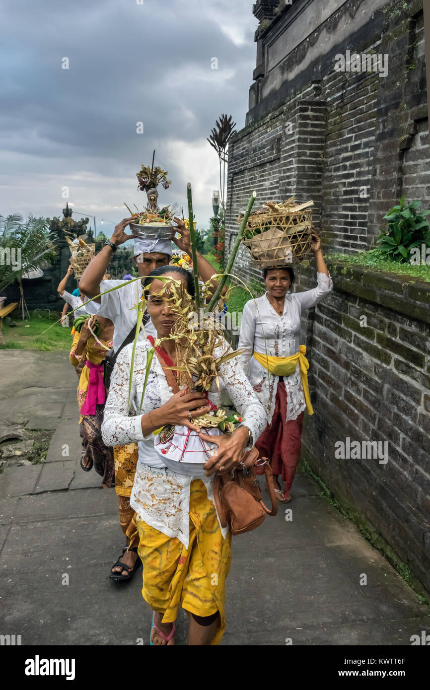 Bali temple decorations hi-res stock photography and images - Alamy