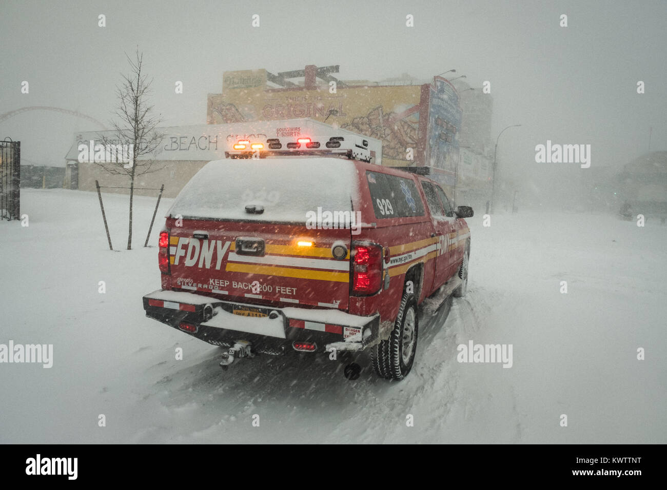 Bomb Cyclone (blizzard) in New York Stock Photo - Alamy
