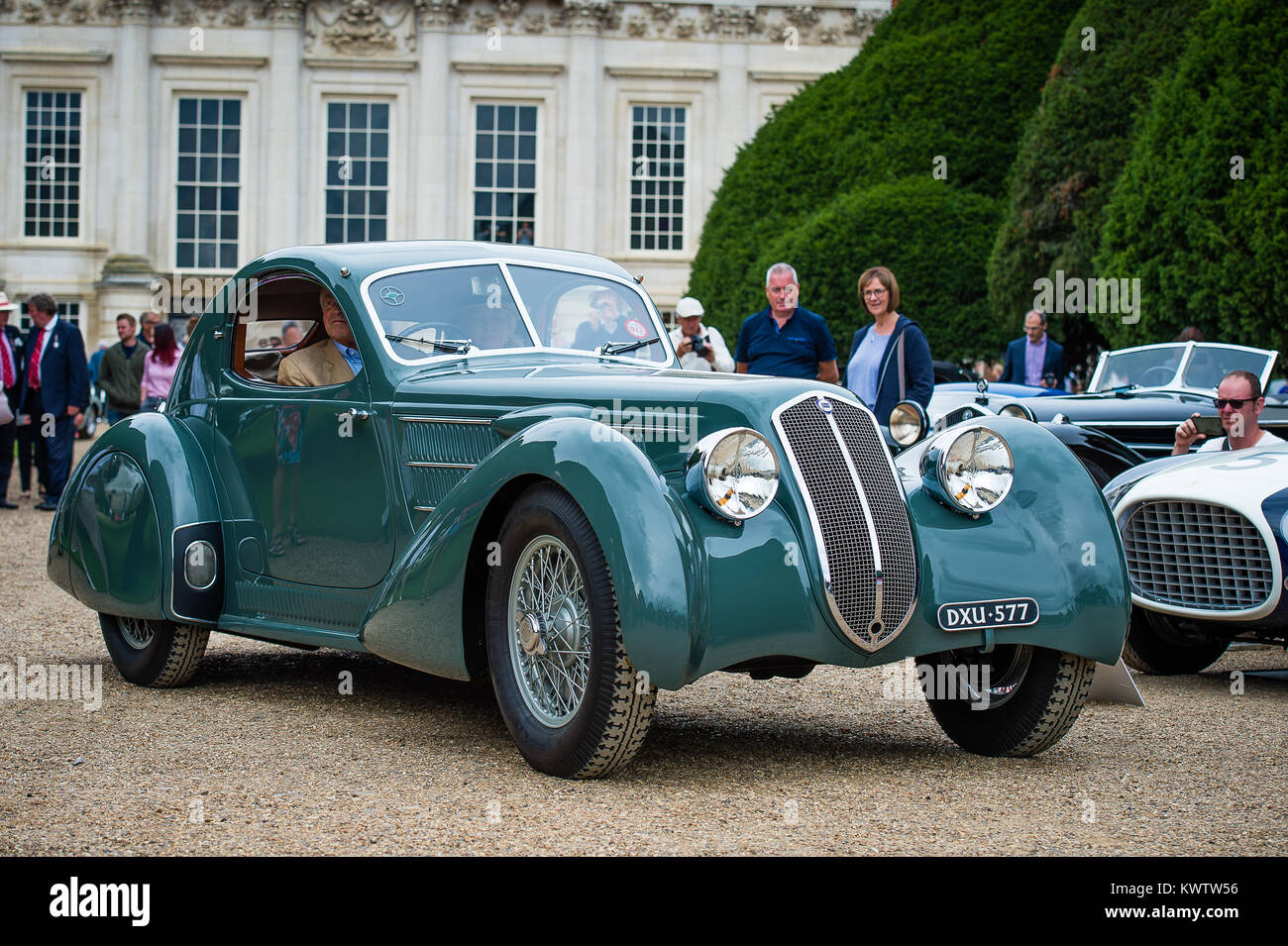 Classic car in hampton court hi-res stock photography and images - Alamy