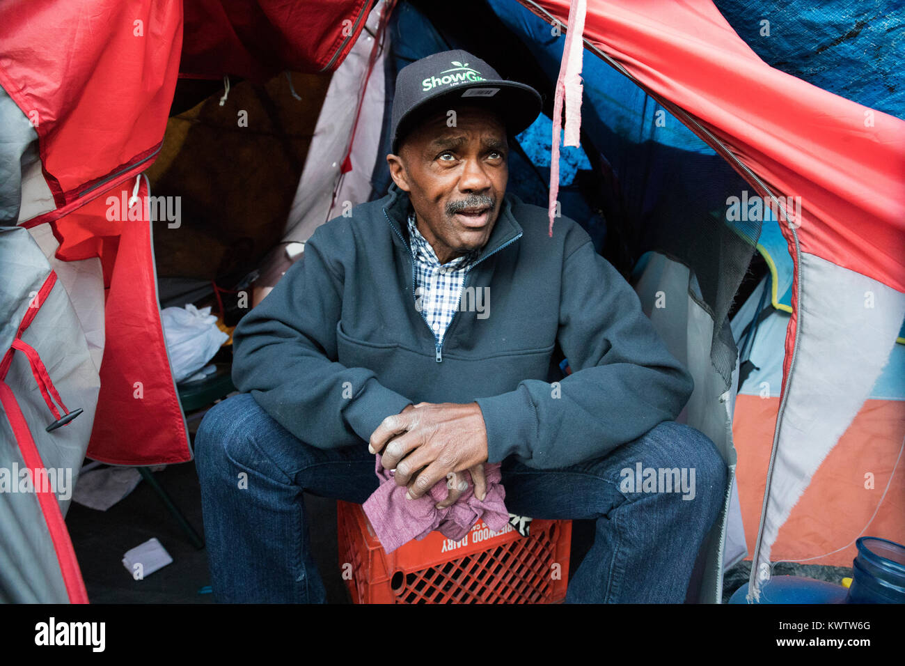 Homelessness man hi-res stock photography and images - Alamy