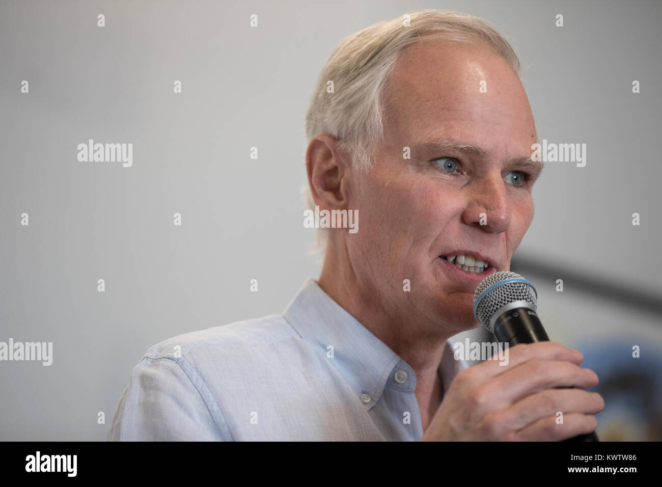 UN Special Rapporteur on extreme poverty Philip Alston visits Los ...