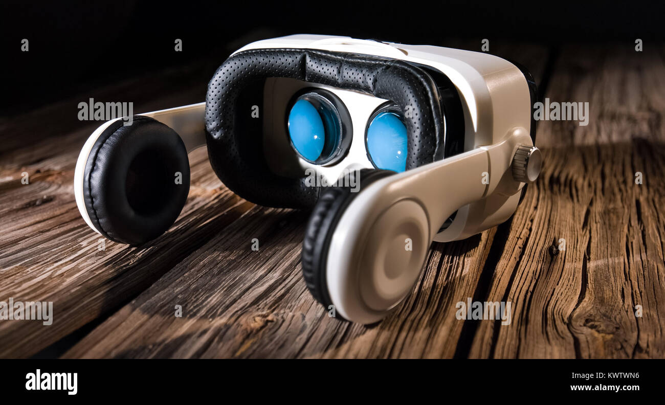 Virtual reality headset, new wearable electronics Stock Photo - Alamy