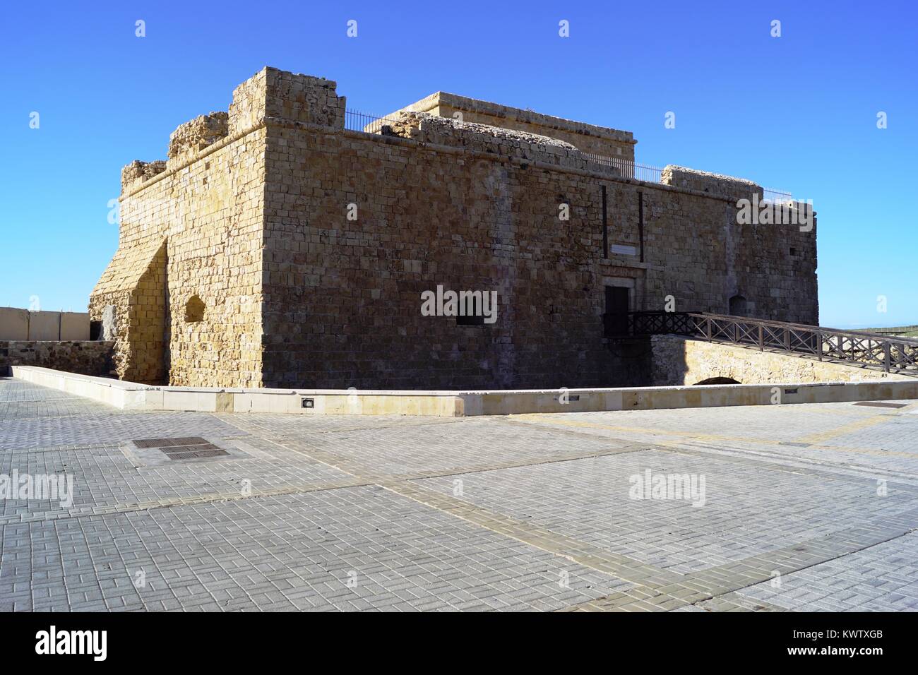 Paphos fort hi-res stock photography and images - Alamy