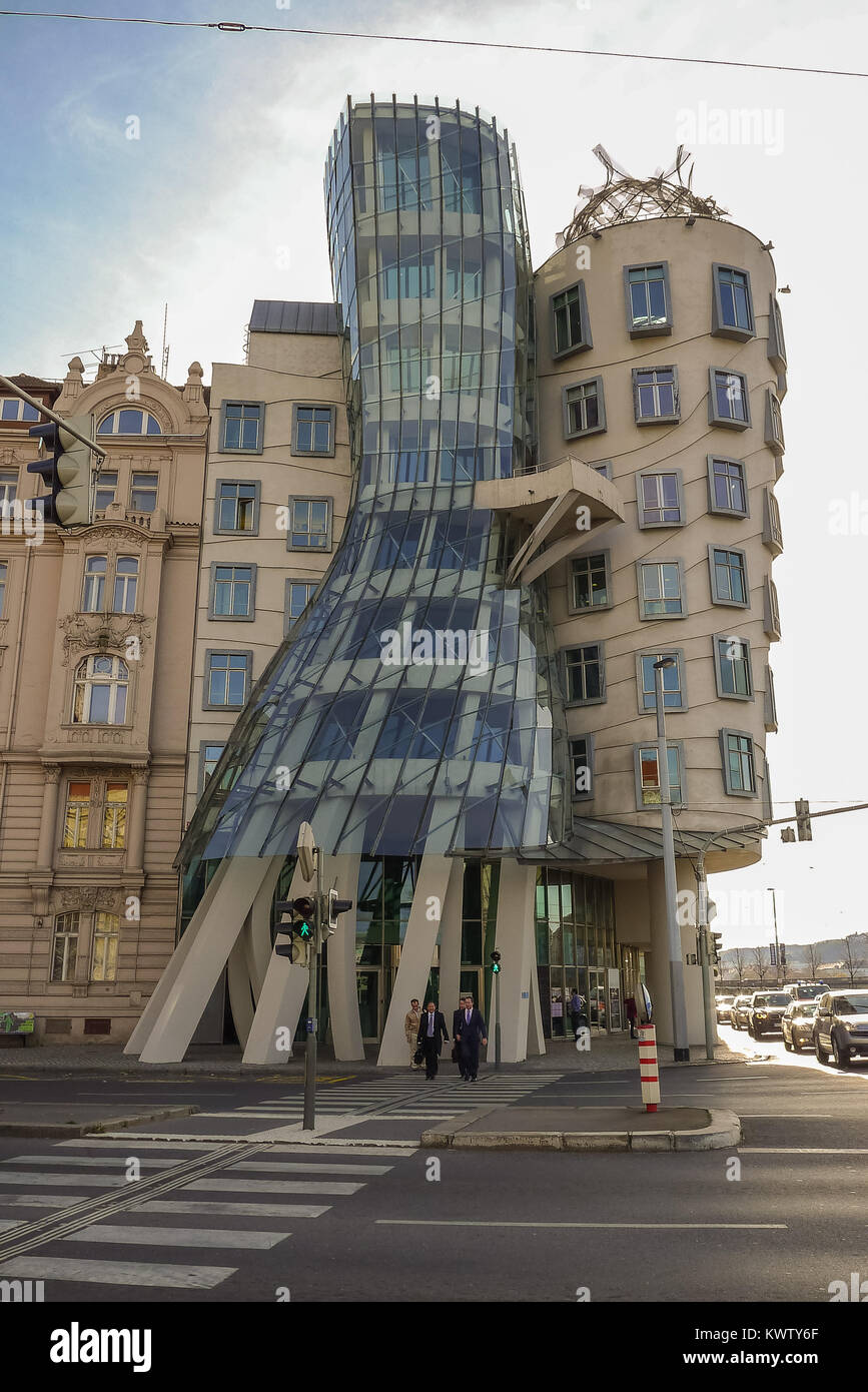 Wonky building hi-res stock photography and images - Alamy