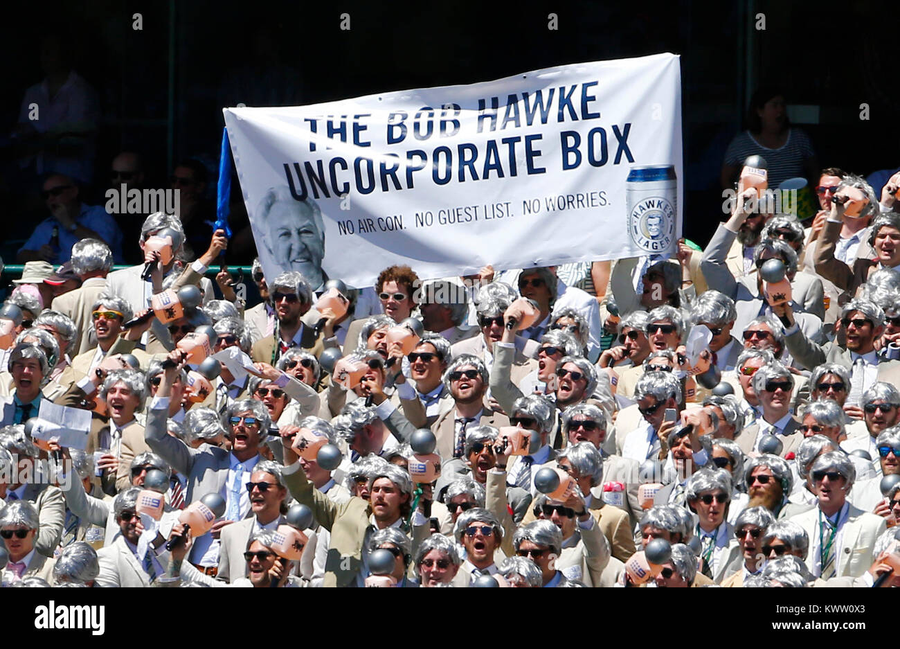 ' The Richies ' pay tribute to Bob Hawke during day two of the Ashes ...