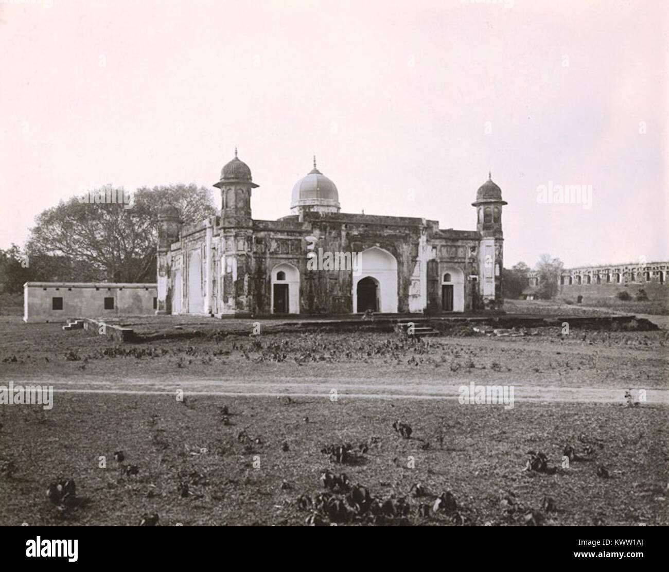 Bibi Peri's Tomb, Lal Bagh Dhaka 1904 Stock Photo - Alamy