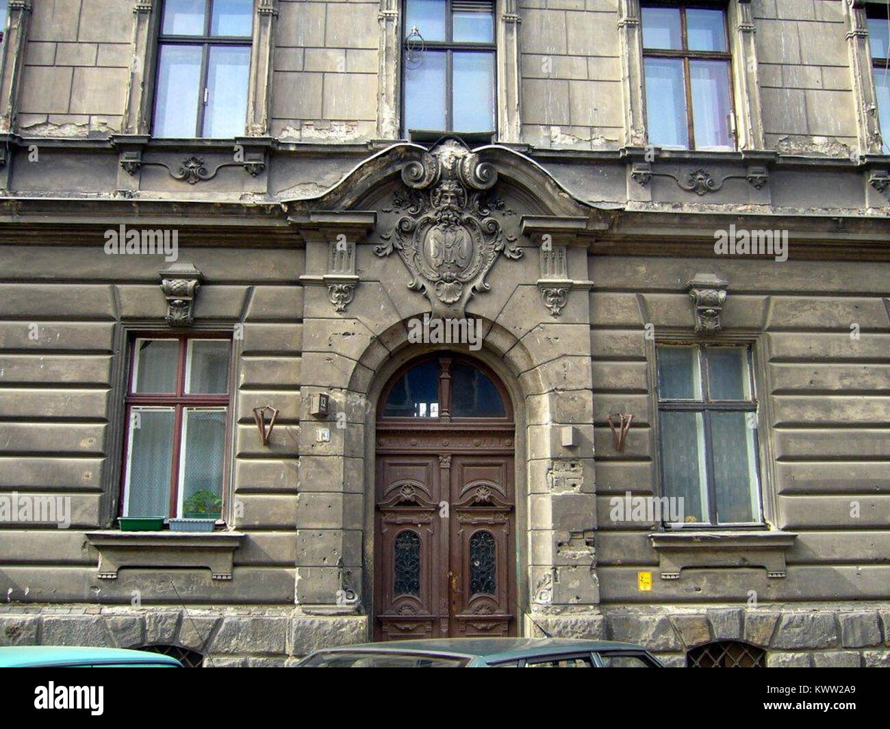 Corner buildings hi-res stock photography and images - Alamy