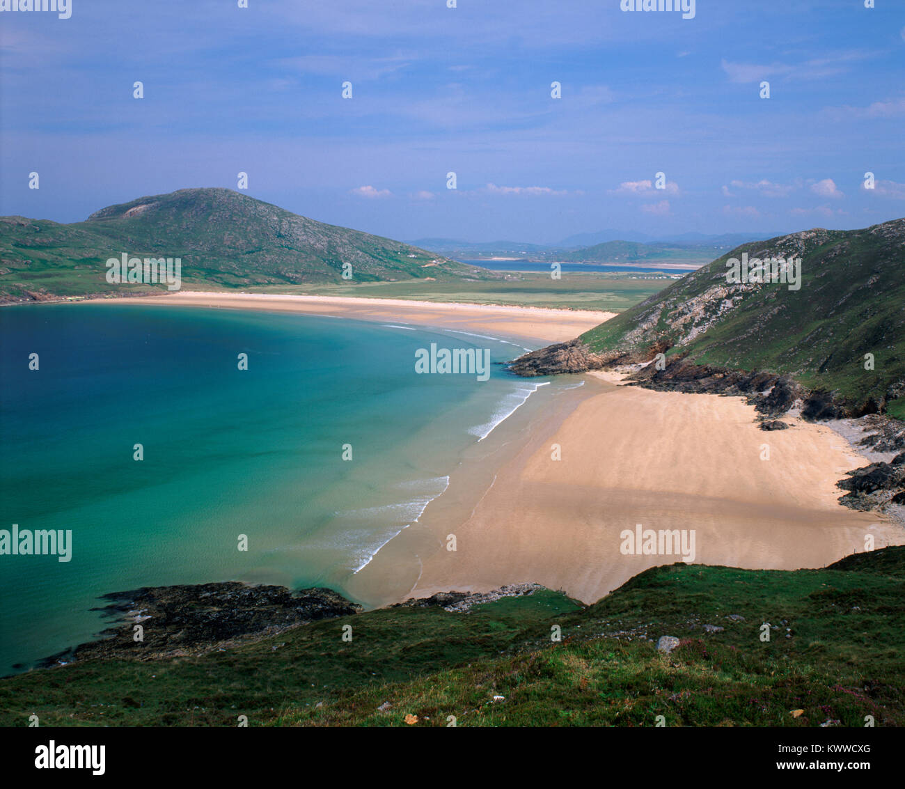 Empty sandy coast sea hi-res stock photography and images - Alamy