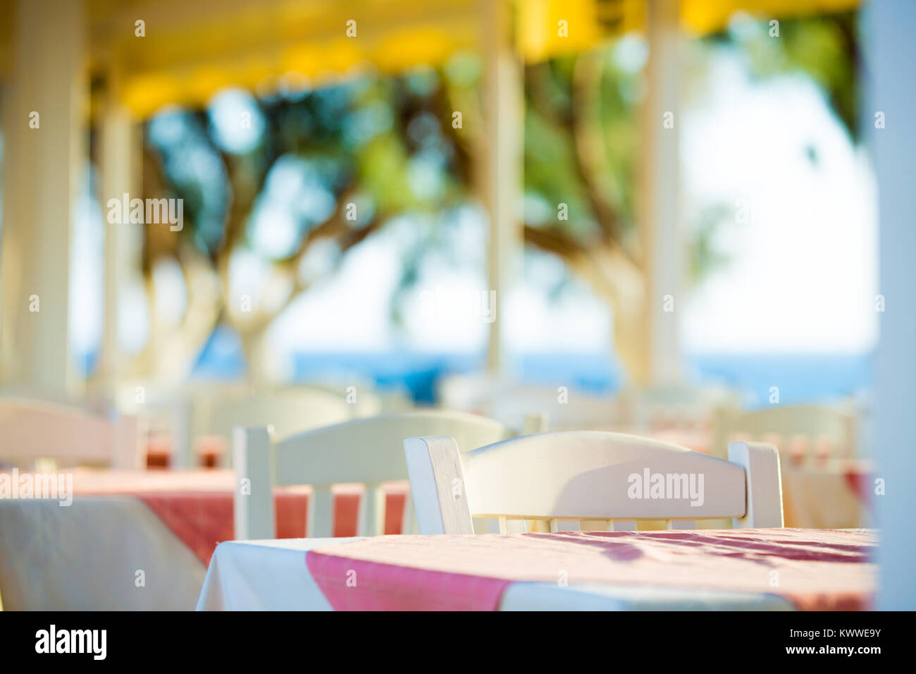 Empty seat party hi-res stock photography and images - Alamy