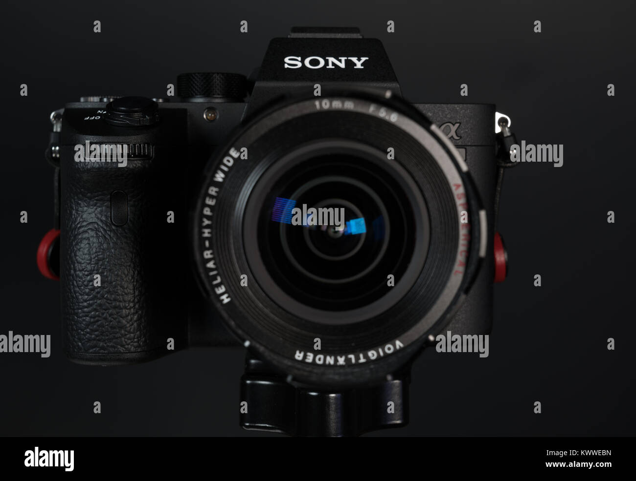 Sony mirrorless cameras hi-res stock photography and images - Alamy
