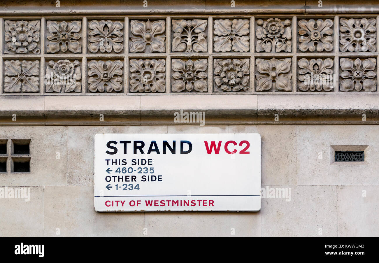Strand street hi-res stock photography and images - Alamy