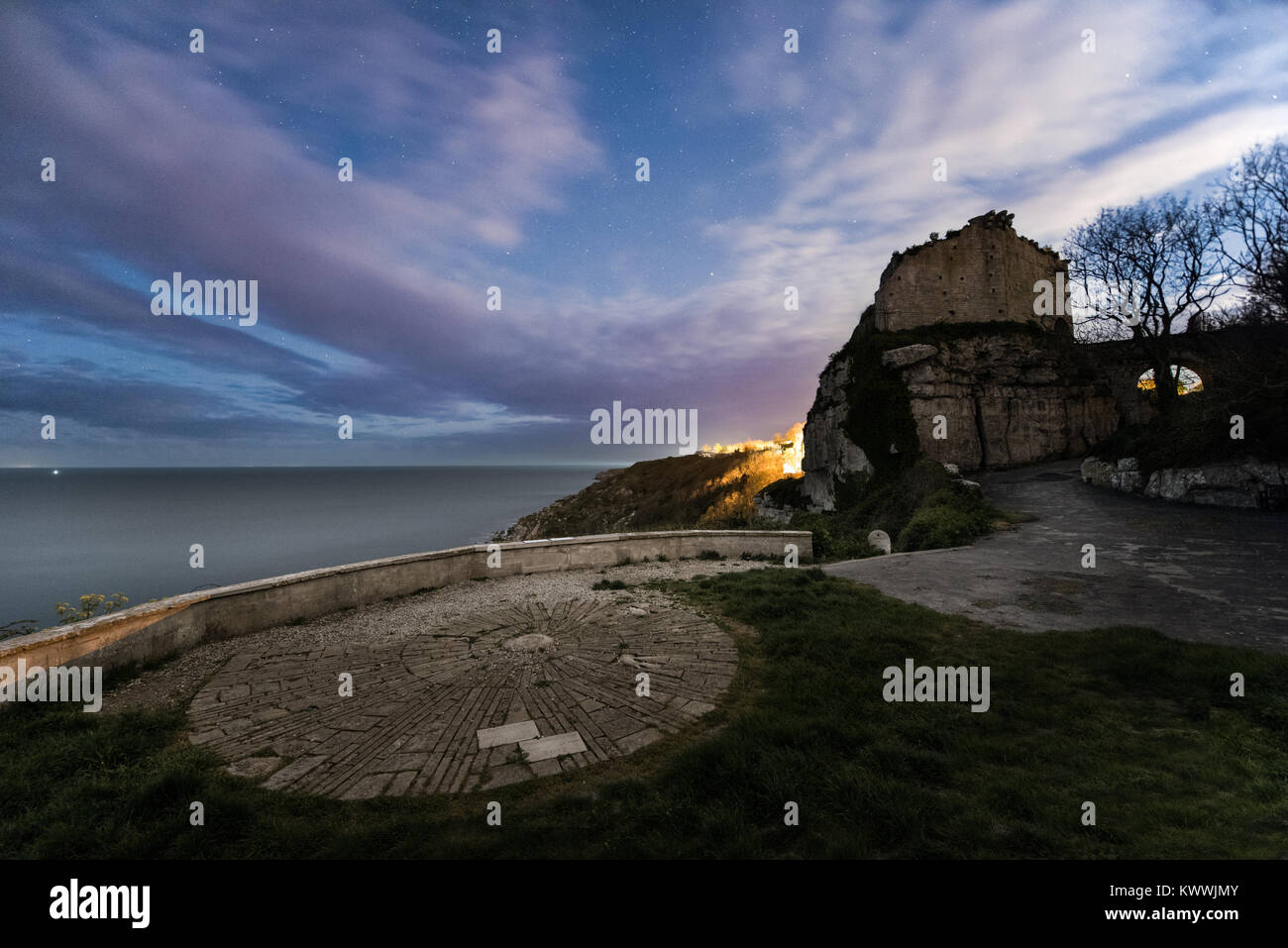 Rufus Castle (Bow and Arrow Castle) under the night sky at Church Ope ...