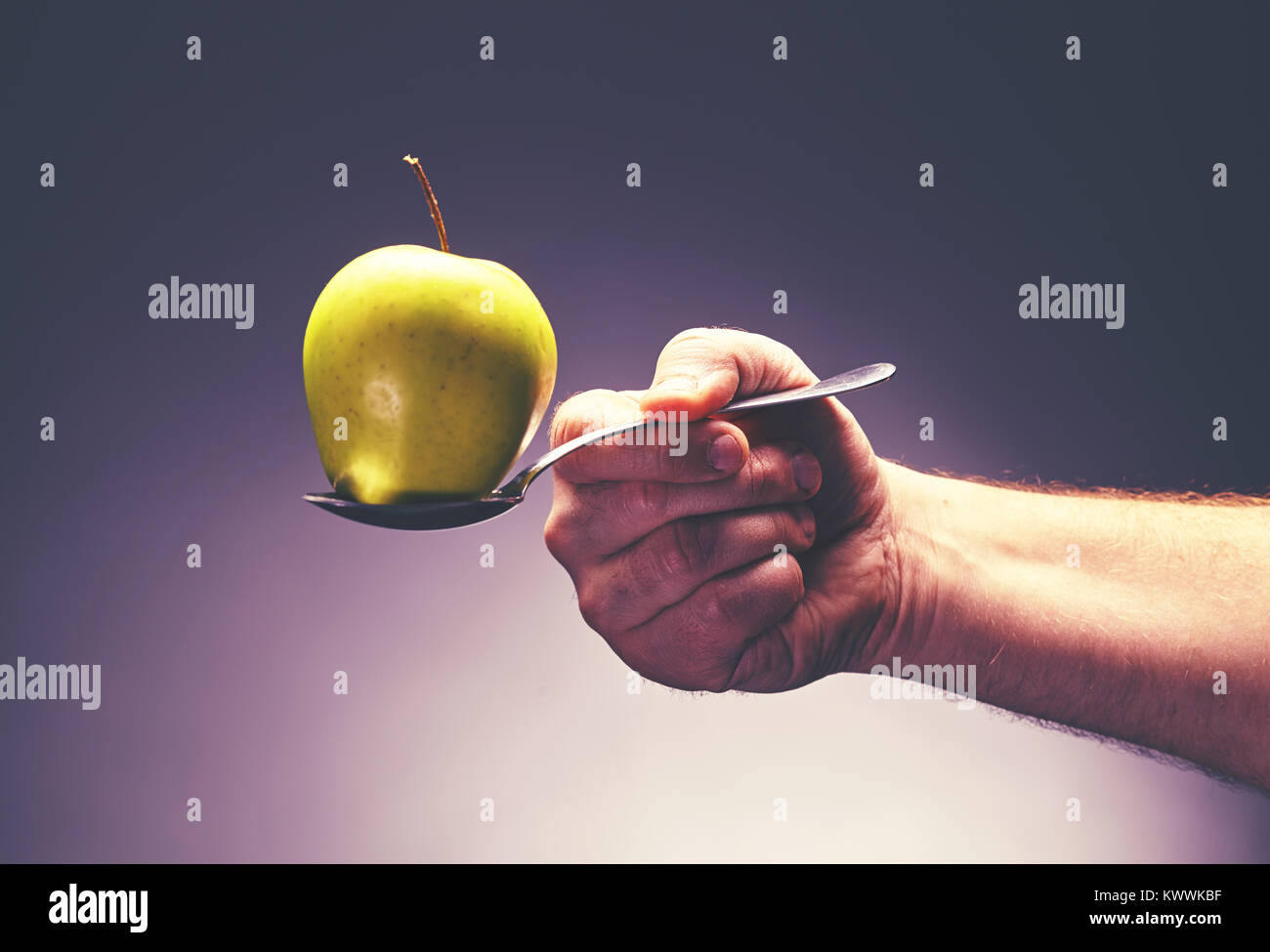 Hand hold apple hi-res stock photography and images - Alamy