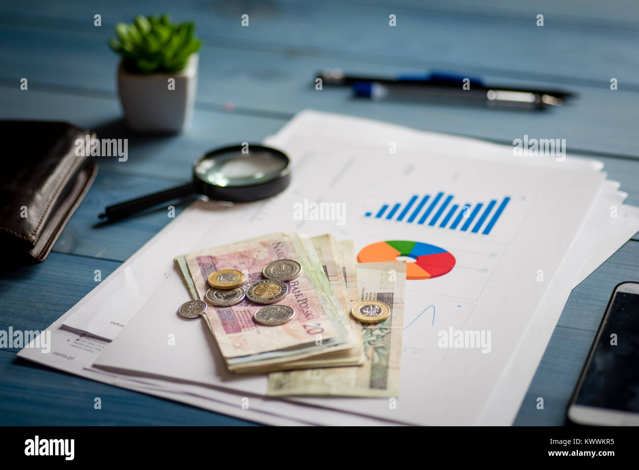 Polish zloty coins and notes poland hi-res stock photography and images ...