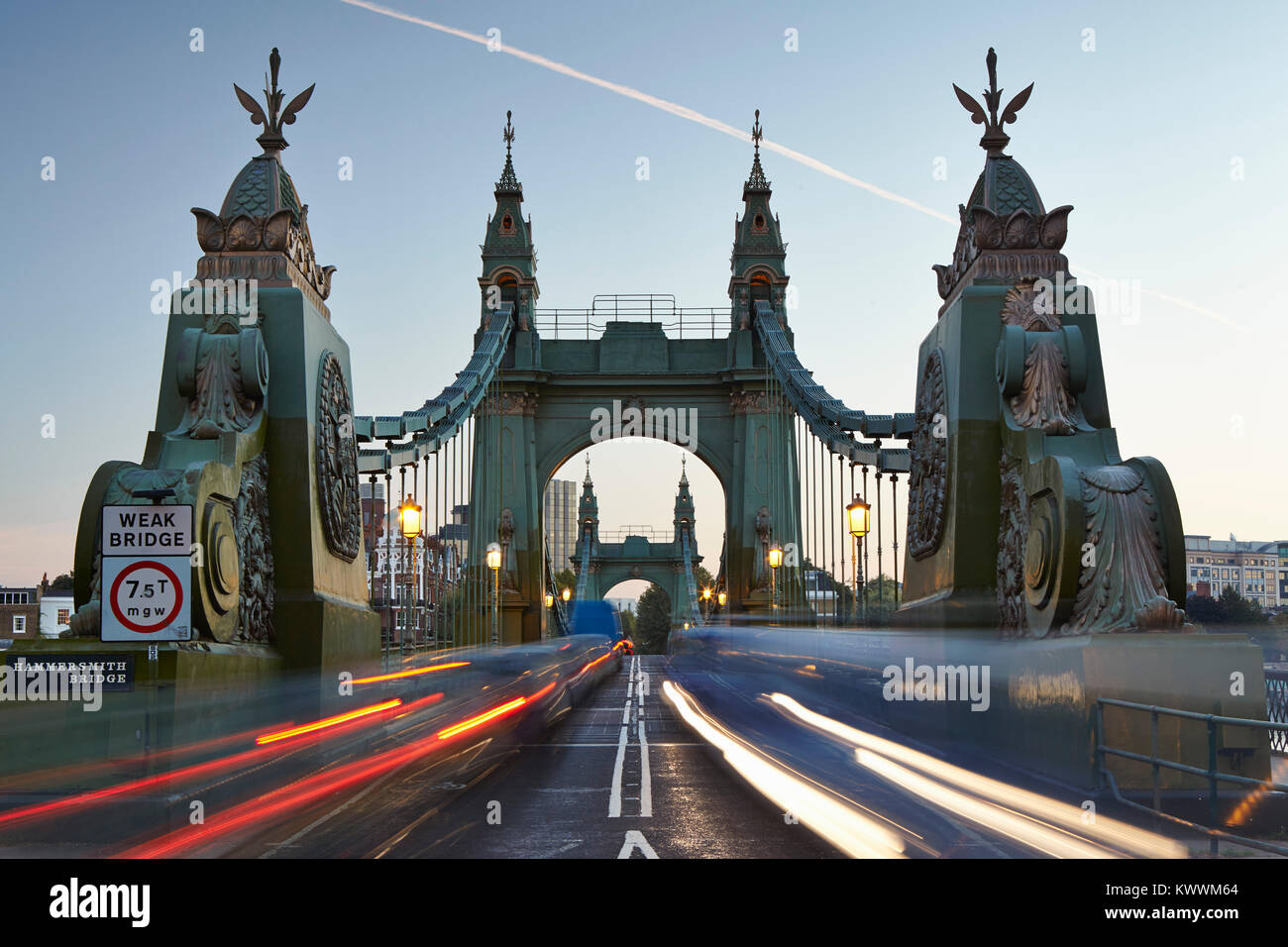 Hammersmith bridge london hi-res stock photography and images - Alamy