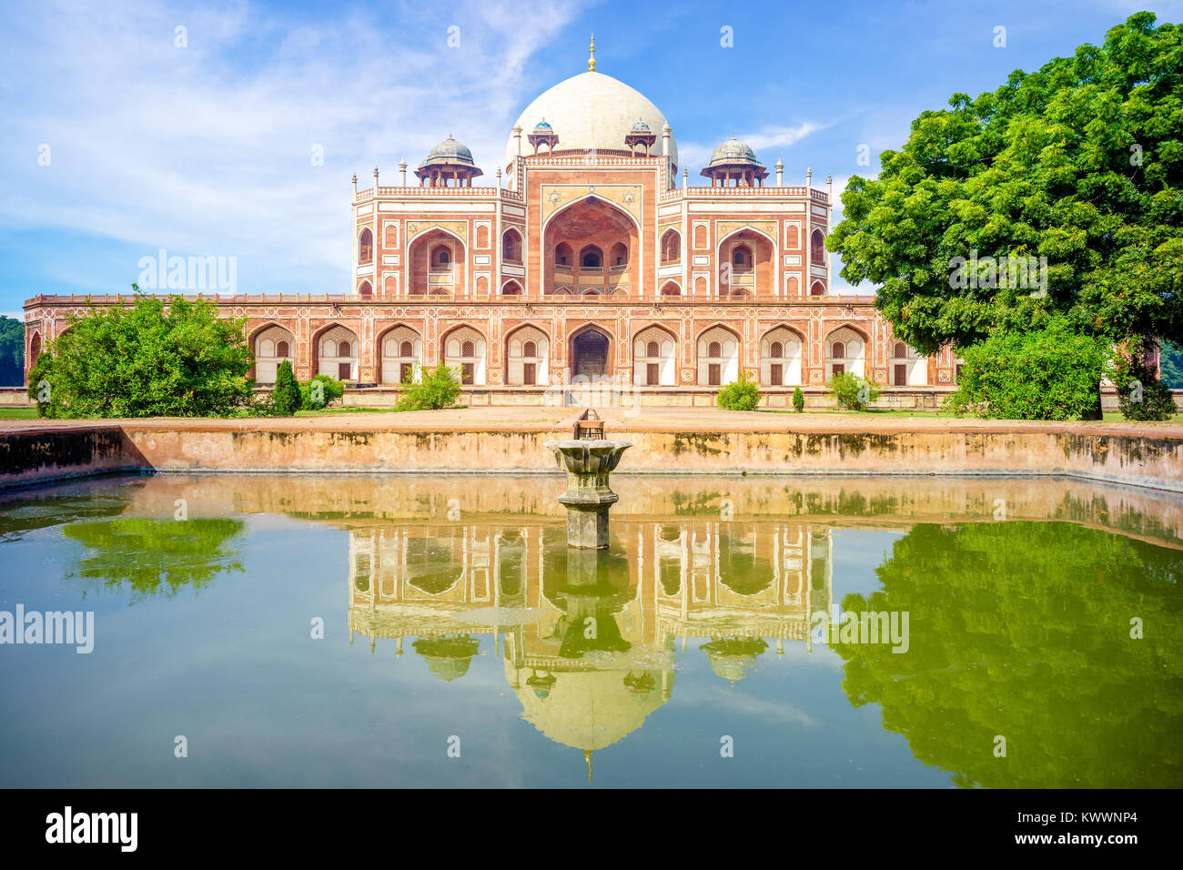 Humayuns tomb hi-res stock photography and images - Alamy
