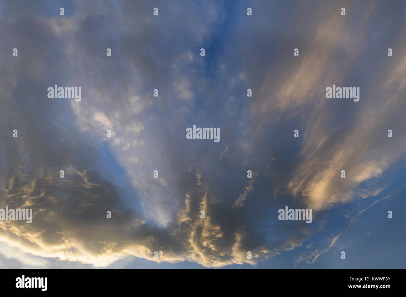 Sky dramatic blue hi-res stock photography and images - Alamy