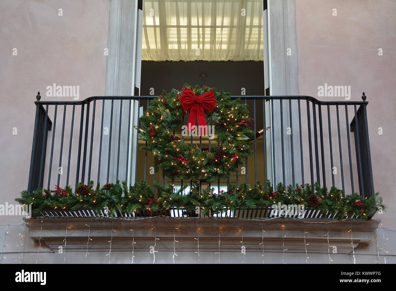 The Hyde Collection/Museum decorated for the Christmas and Holiday ...