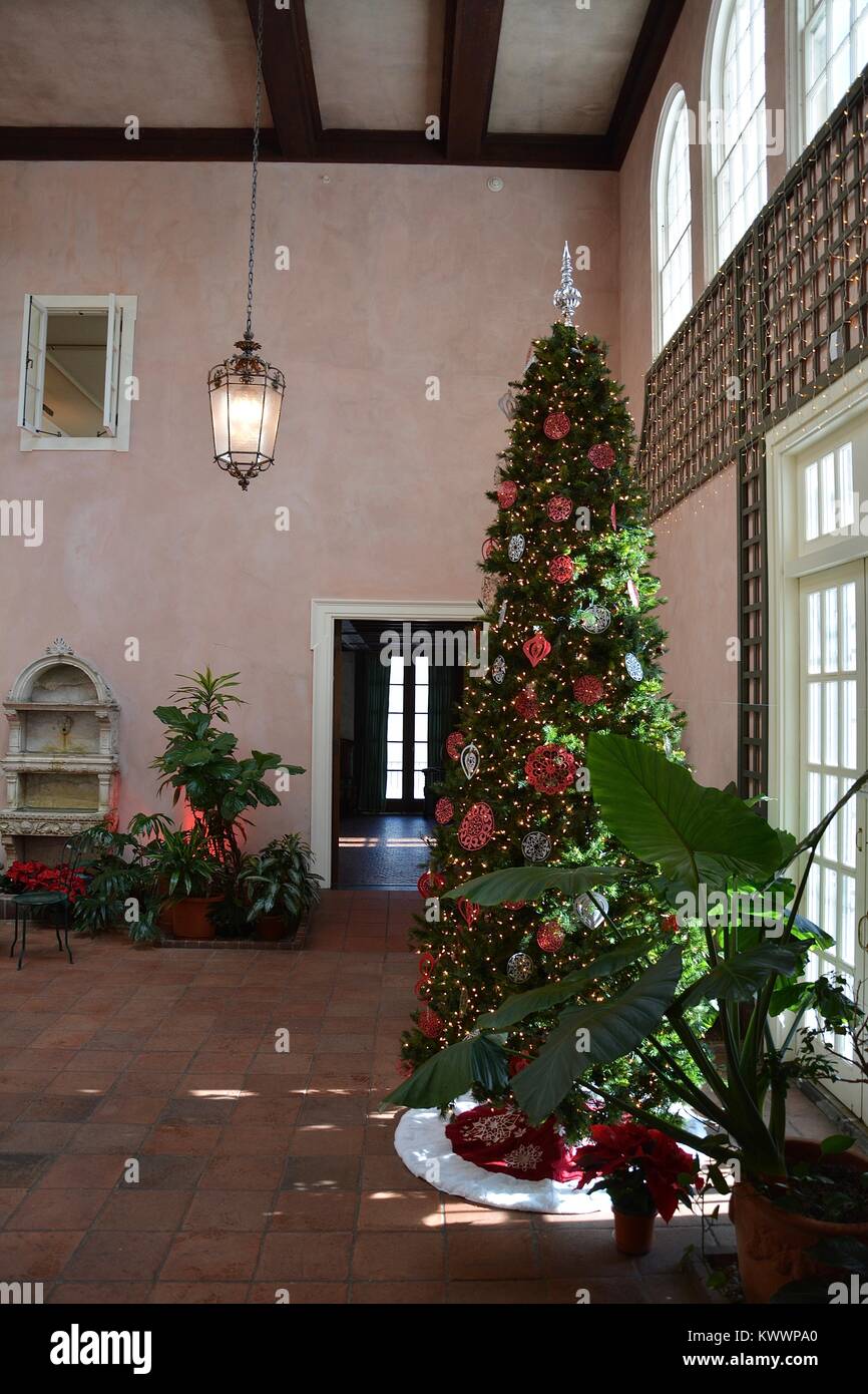 The Hyde Collection/Museum decorated for the Christmas and Holiday ...