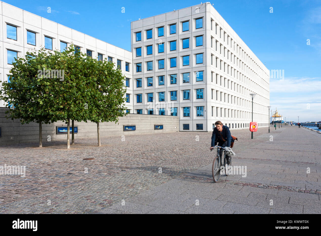 Maersk building hi-res stock photography and images - Alamy