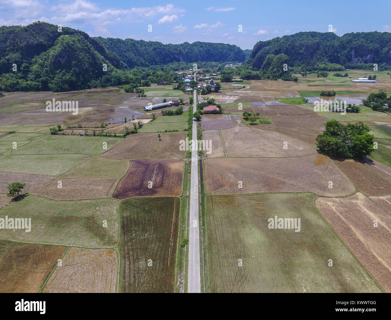 Karst road hi-res stock photography and images - Alamy