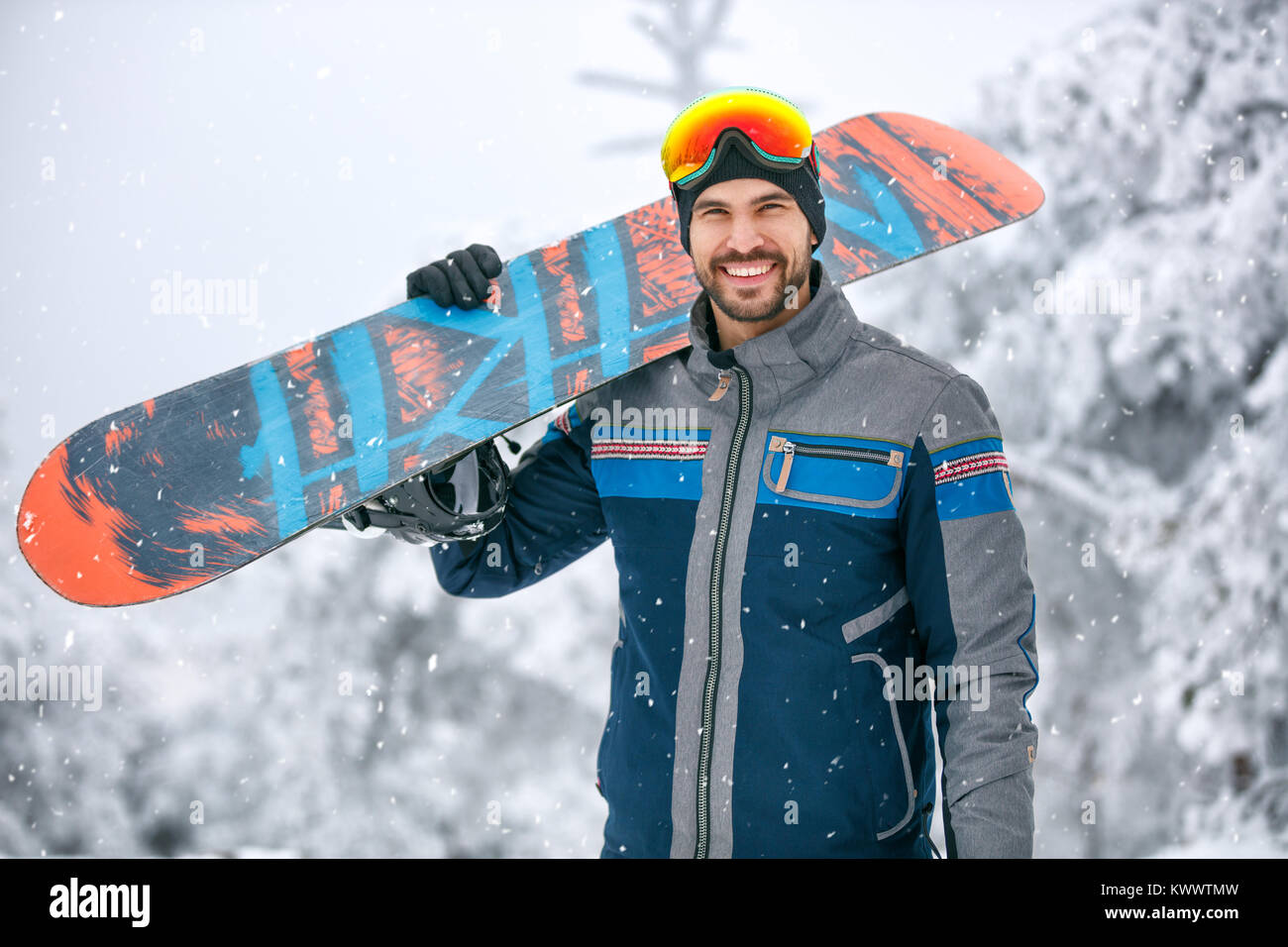 Person snowboard on ski hi-res stock photography and images - Alamy