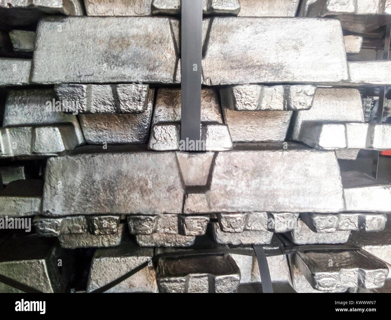 Stack raw aluminum ingots hi-res stock photography and images - Alamy