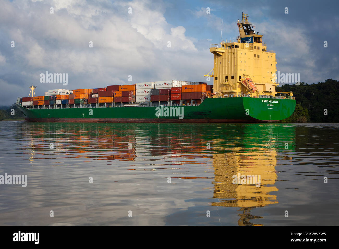Cargo ships passing panama canal hi-res stock photography and images ...