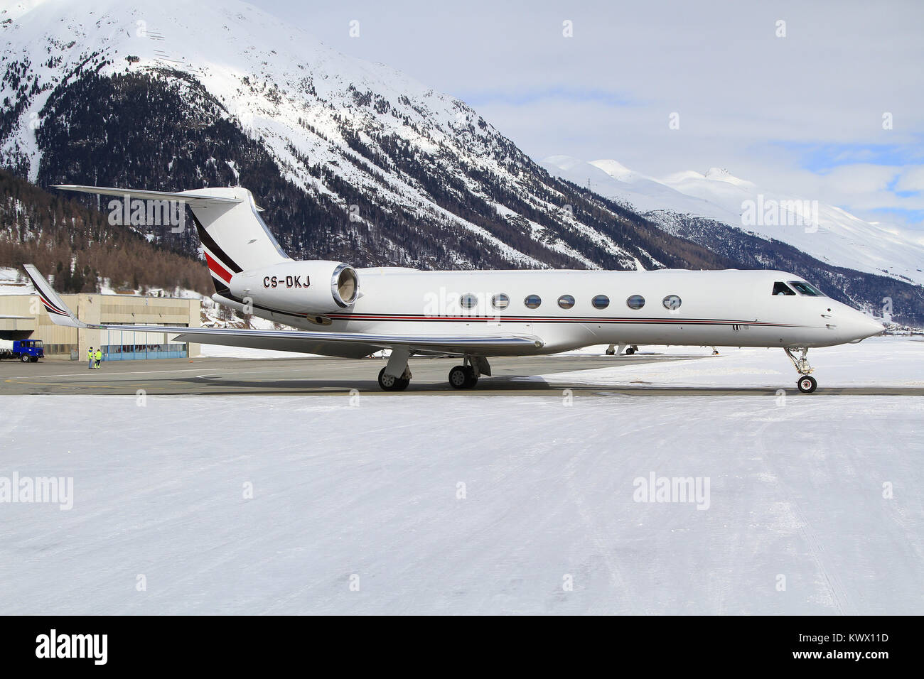 Gulfstream airplane hi-res stock photography and images - Alamy