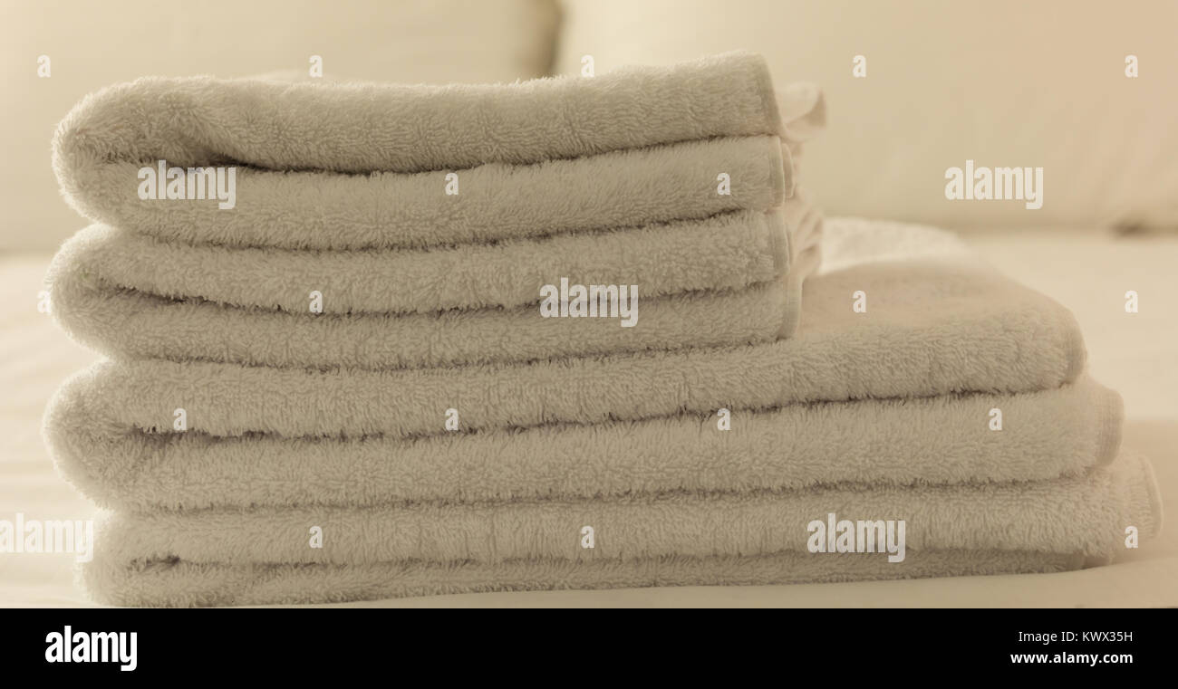 Tidy up bedroom hi-res stock photography and images - Alamy