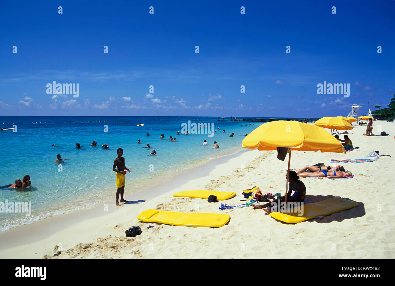 Jamaica beach hi-res stock photography and images - Alamy